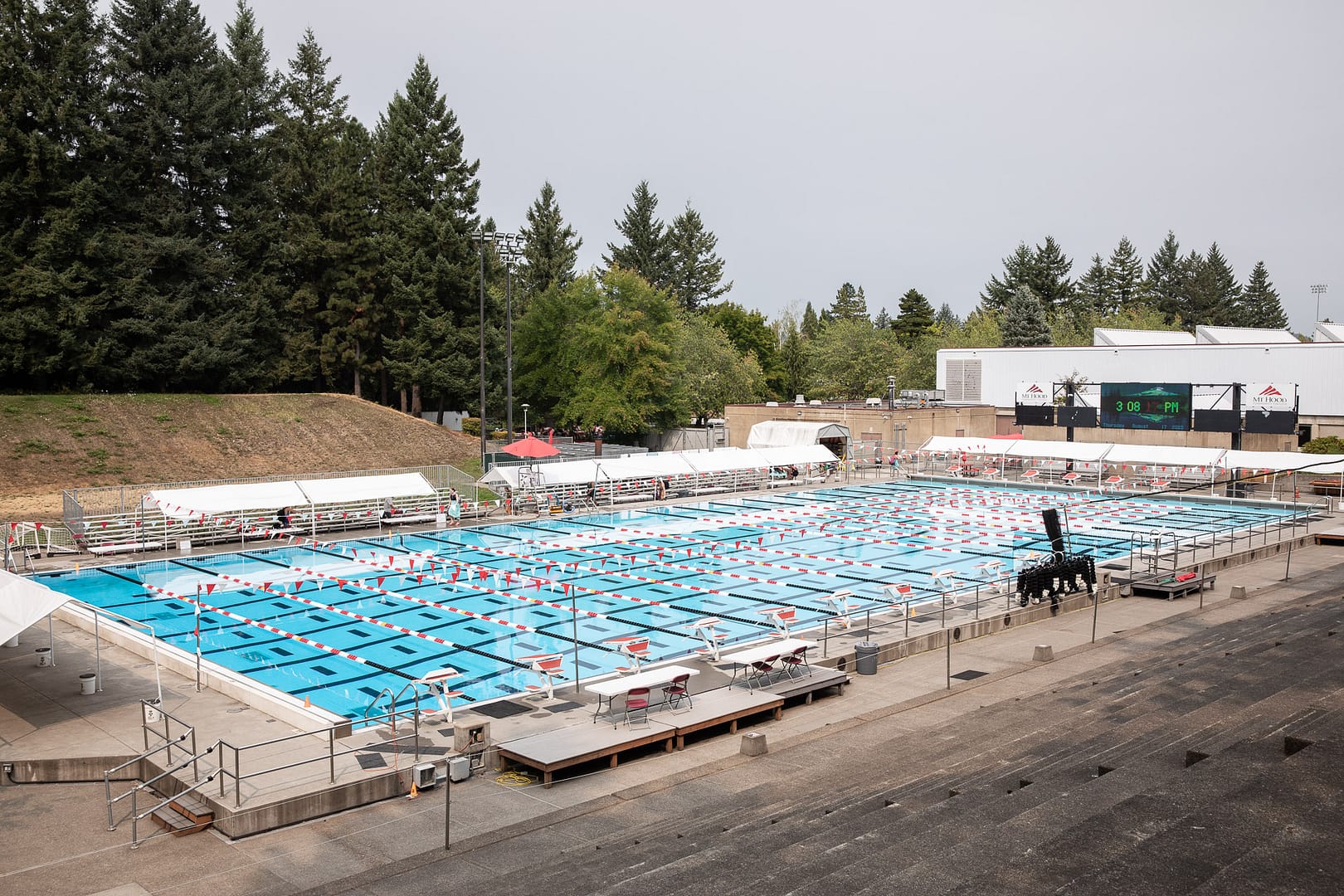 Public Pools & Water Parks Near Portland